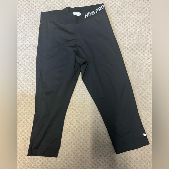 Nike | Pants & Jumpsuits | Nike Pro Capri Workout Pants | Poshmark